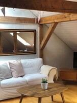 Suíte estúdio conforto, banheiro privativo | Ferros/tábuas de passar roupa, Wi-Fi de cortesia, roupa de cama