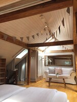 Suíte estúdio conforto, banheiro privativo | Ferros/tábuas de passar roupa, Wi-Fi de cortesia, roupa de cama