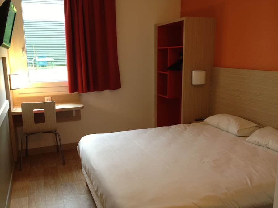 Quarto Standard, 1 cama de casal | Com mobília individualizada, secretária