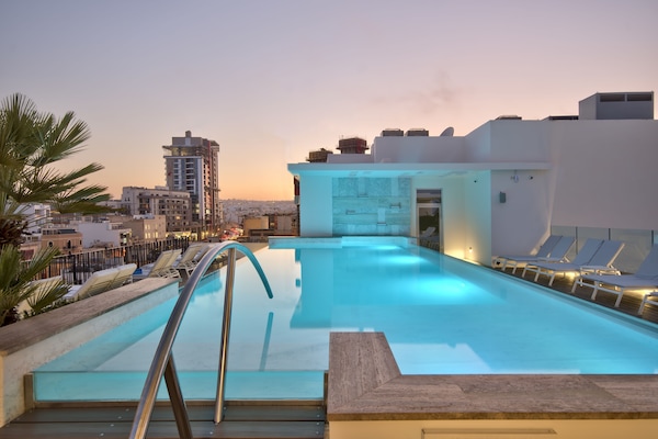 Piscina externa sazonal