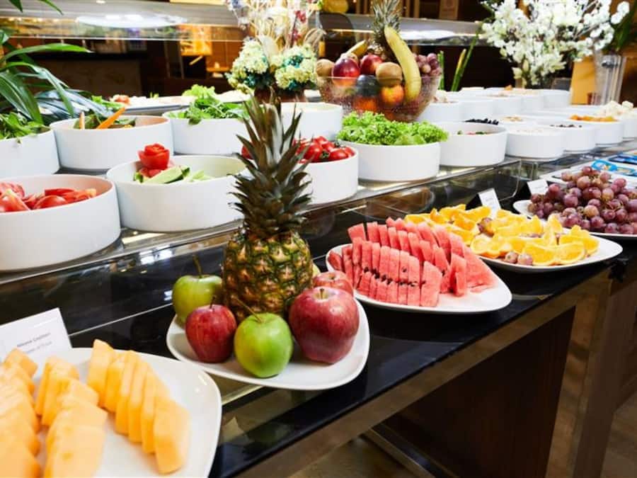 Café da manhã com buffet grátis todos os dias