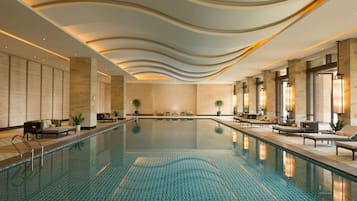 Piscina interior, piscina exterior
