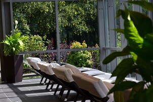 Tratamentos corporais, massagens com pedras quentes, bandagem corporal