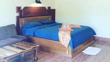 Quarto Duplo Superior (Air Con) | Secretária, cortinas/cortinados opacos, Wi-fi grátis