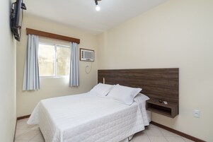 Quarto casal | 1 quarto, cortinas blackout, Wi-Fi de cortesia, roupa de cama