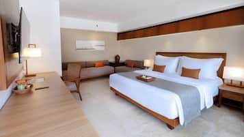 Roupa de alta qualidade, minibar, cofre no quarto, secretária