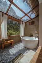 Quarto | Banheiro | Produtos de toalete grátis, secador de cabelo, roupões de banho