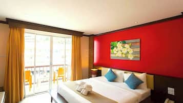 Quarto Duplo Superior, Vista para a cidade | Secretária, Wi-fi grátis, roupa de cama fornecida