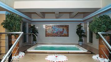 Sauna seca, banheira de hidromassagem, sauna a vapor