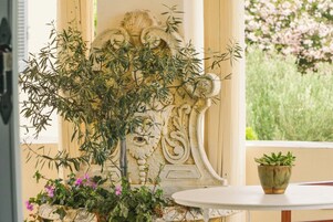 Duplex família, 2 quartos, vista para o mar | Cozinha privada | Geladeira grande, cafeteira/chaleira, chaleira elétrica