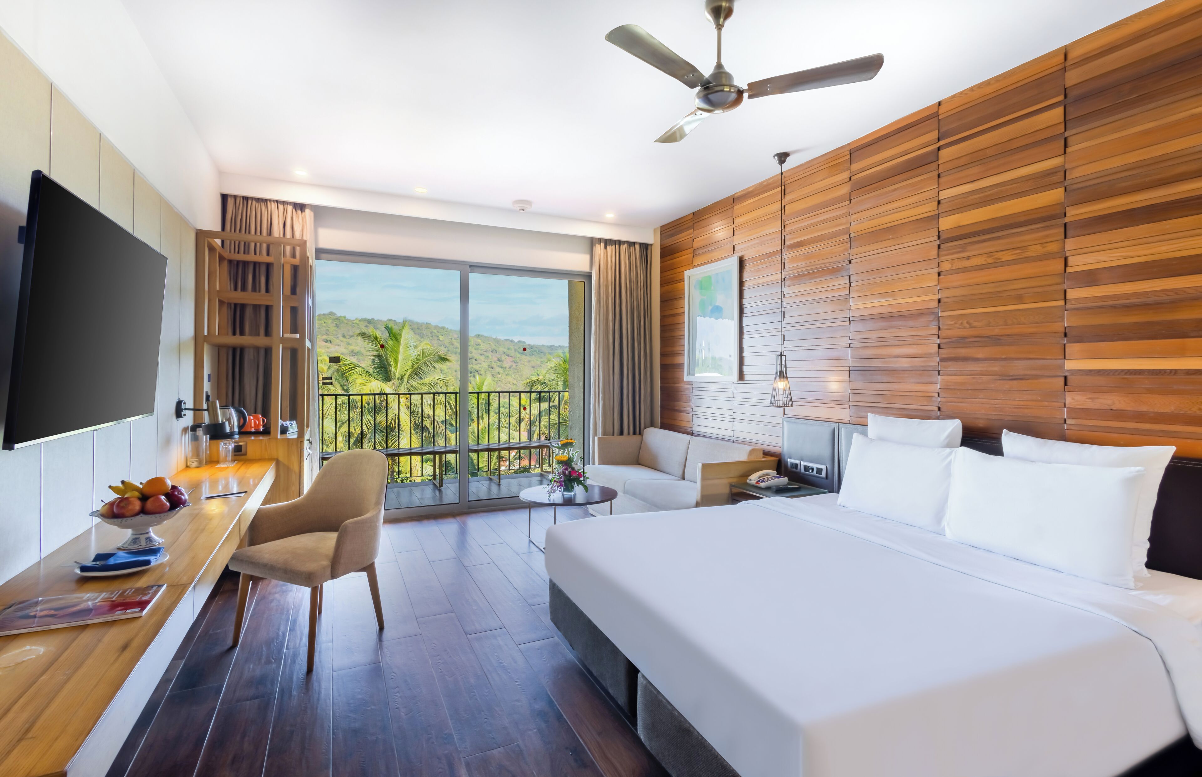 Quarto de Luxo, 1 cama king-size | Roupa de alta qualidade, camas de colchão pillowtop, minibar 