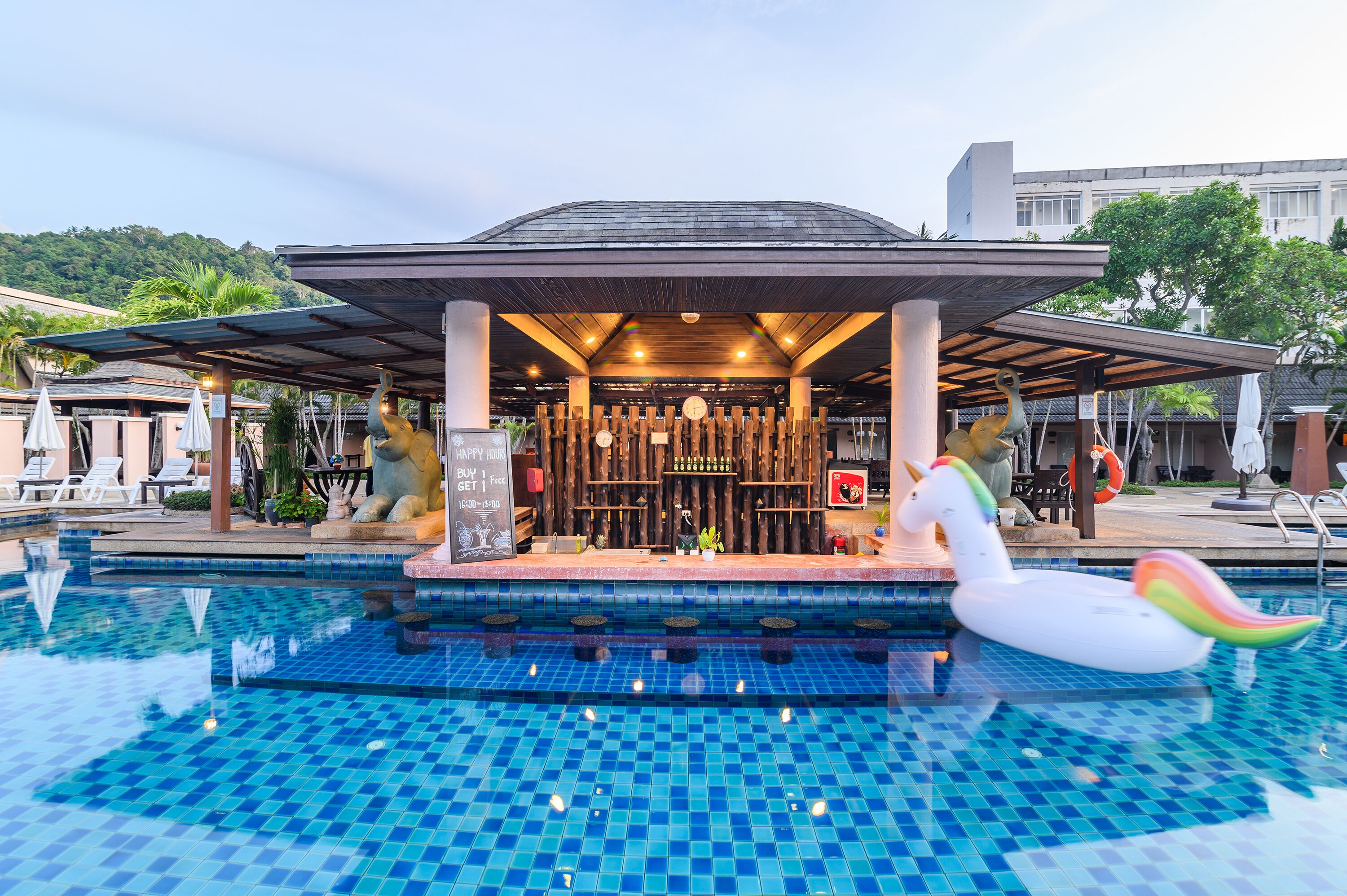 Bar à beira da piscina