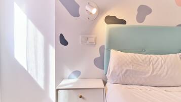 Quarto Duplo Cidade, 1 cama de casal ou 2 camas individuais, casa de banho privativa | Roupa de alta qualidade, Wi-fi grátis, roupa de cama fornecida