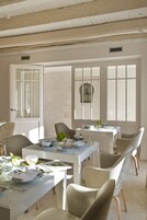 Café da manhã continental todos os dias (EUR 26 por pessoa) 