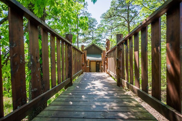Eureka Springs Treehouses, Hobbit Caves & Castles - Eureka Springs, AR