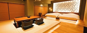 Quarto, fumadores (Twin Bedroom,Semi-Open-Air Bath Sauna) | Edredões de penas, cofre no quarto, cortinas/cortinados opacos 