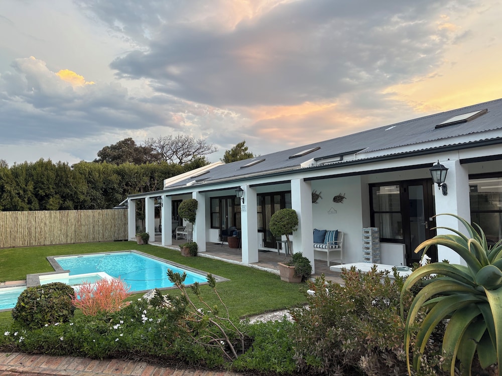 Sixteen Guest House On Main - Hermanus