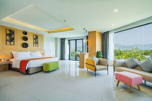 Junior Suite | Cofres nos quartos, cortinas blackout, Wi-Fi de cortesia, roupa de cama