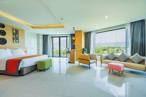 Junior Suite | Cofres nos quartos, cortinas blackout, Wi-Fi de cortesia, roupa de cama