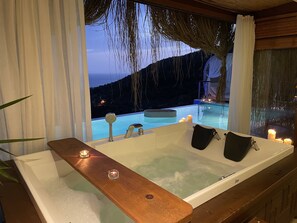 Capella Suite (Sea View) | Banheira de hidromassagem privativa