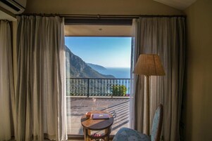 Suite (Sea View) | 1 quarto, roupa de alta qualidade, minibar, cofre no quarto 