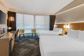 Quarto Standard, 2 camas queen-size, Vista para a cidade | Roupa hipoalergénica, camas de colchão pillowtop, secretária 