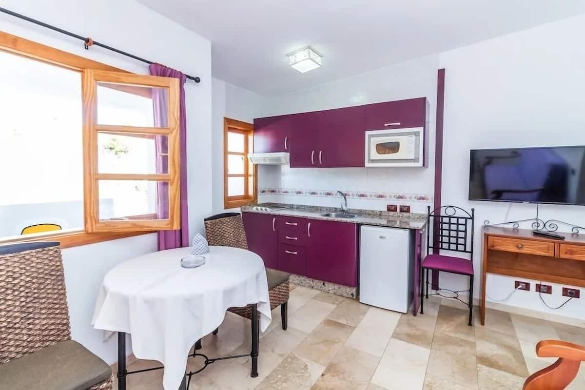 Cozinha privada | Geladeira, micro-ondas, cooktop, talheres/pratos/utensílios de cozinha