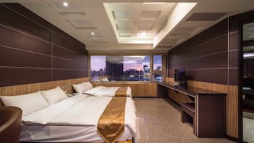 Quarto Quádruplo Superior | Edredões de penas, cortinas/cortinados opacos