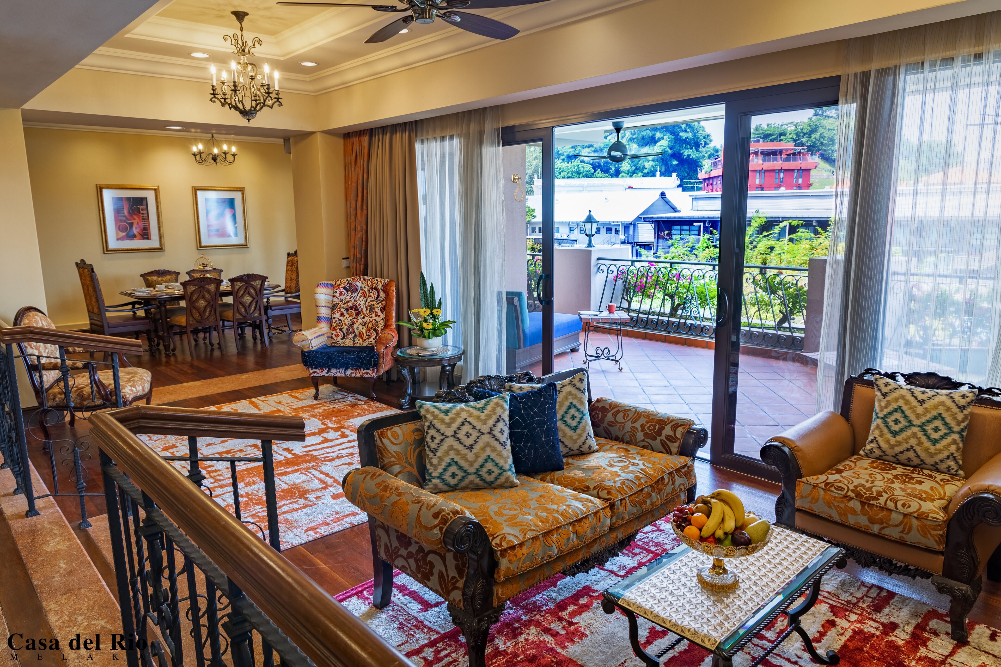 Edredões de penas, camas de colchão Select Comfort, minibar 