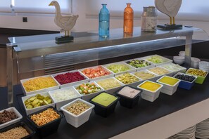 Pequeno-almoço tipo buffet incluído 