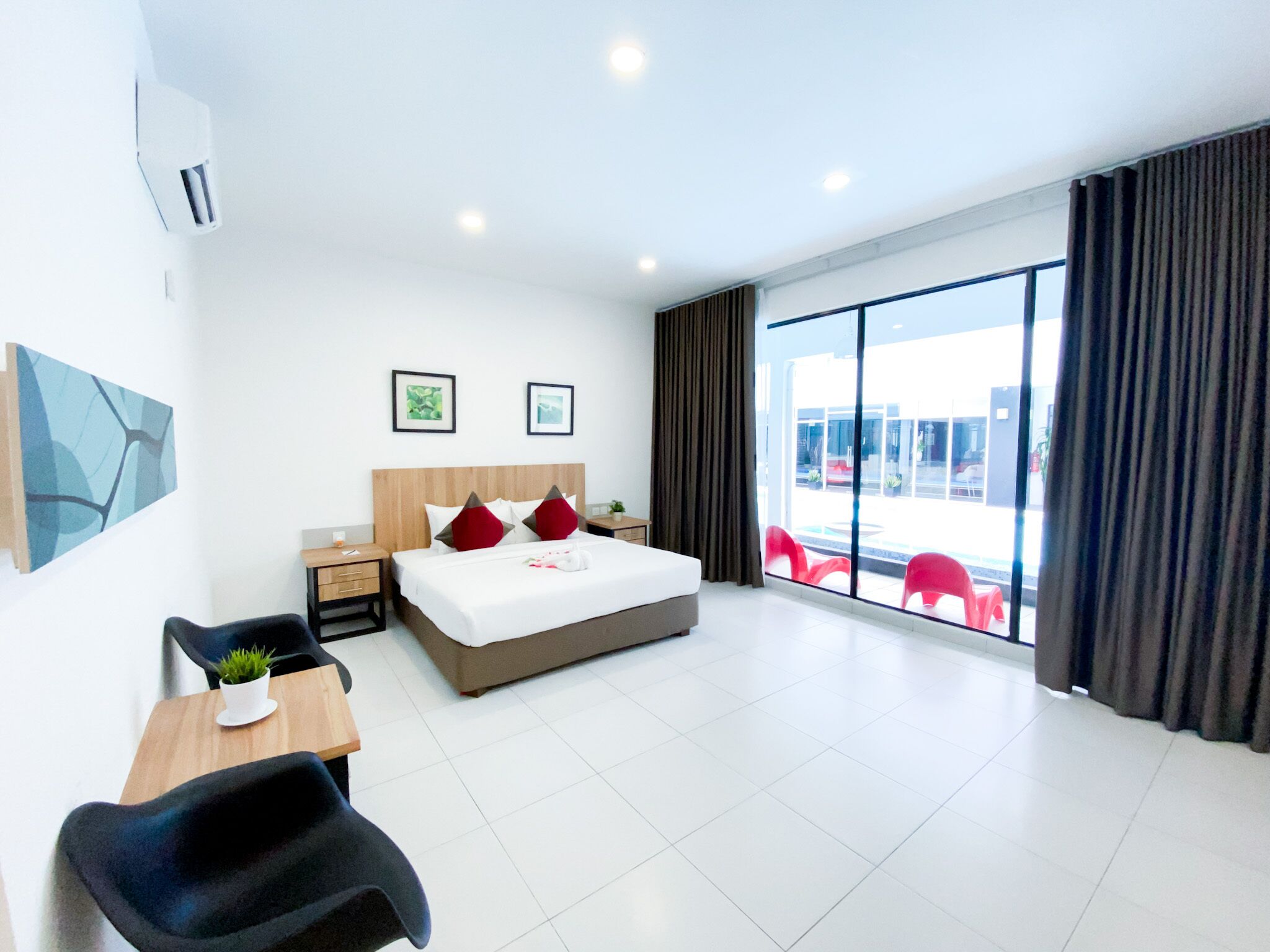 Suite Executiva | Minibar, cofre no quarto, secretária, ferro/tábua de engomar 