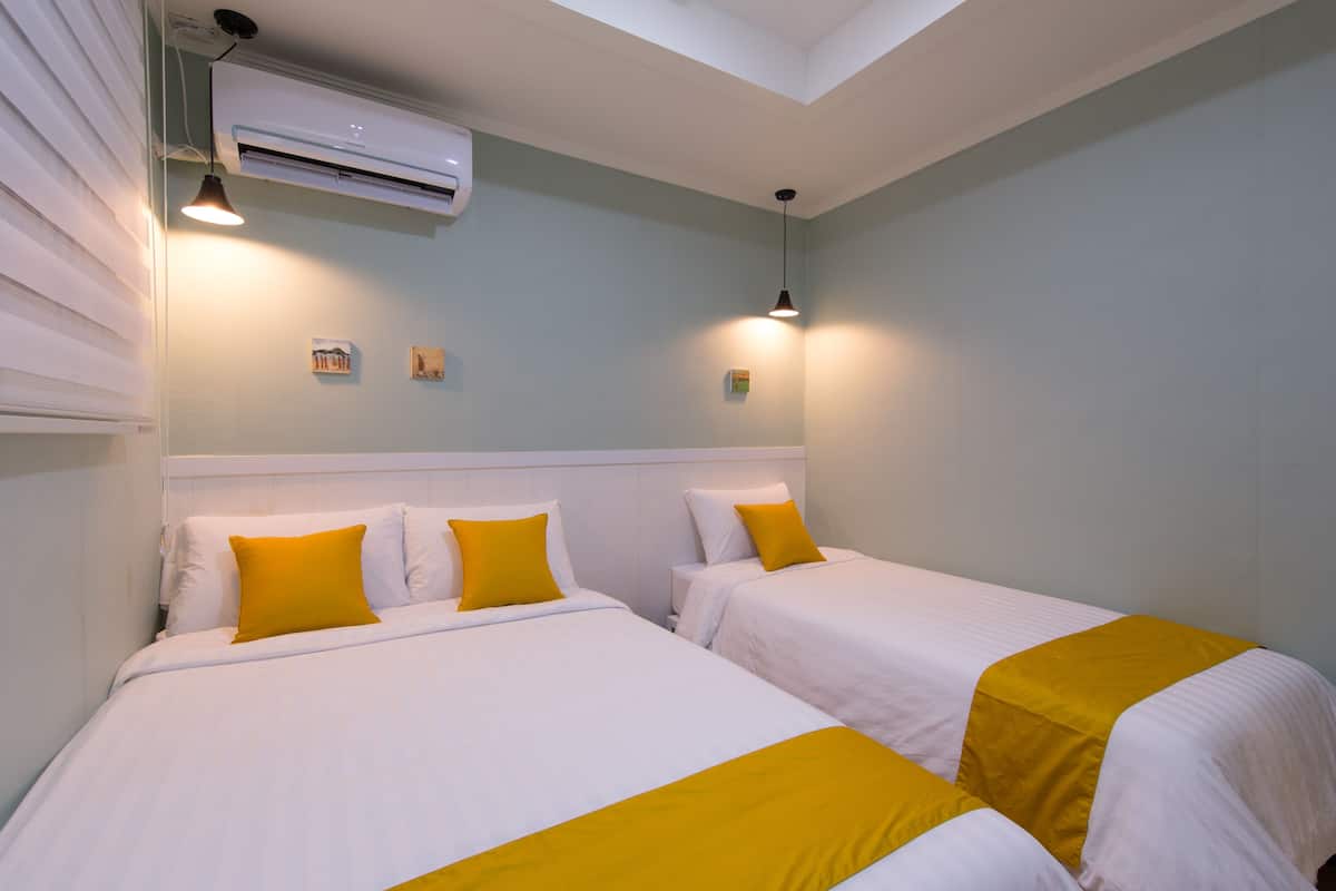 Quarto Triplo Standard | Ferro/tábua de engomar, Wi-fi grátis