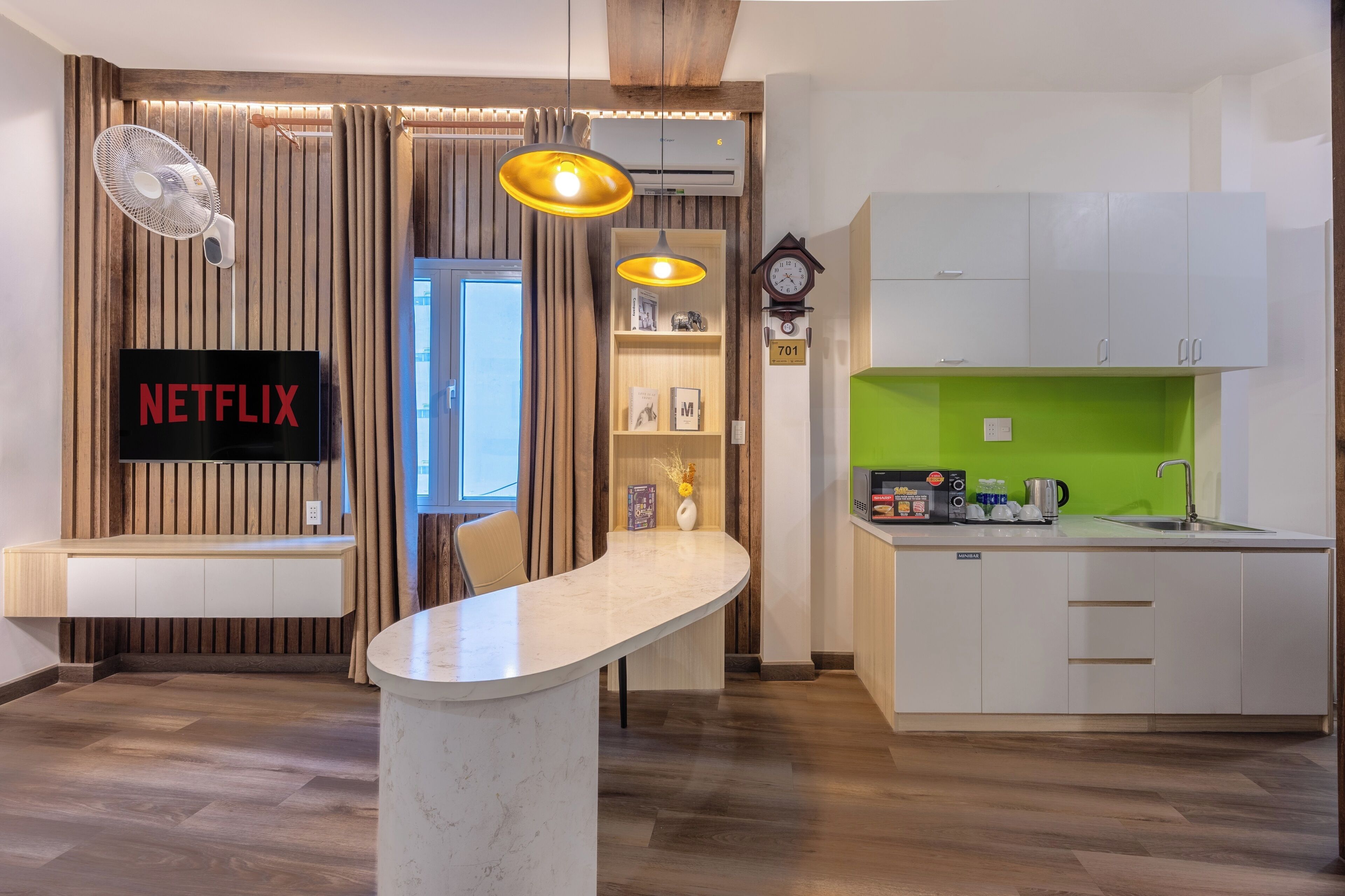 Apartment room | Minibar, cofre no quarto, cortinas/cortinados opacos 