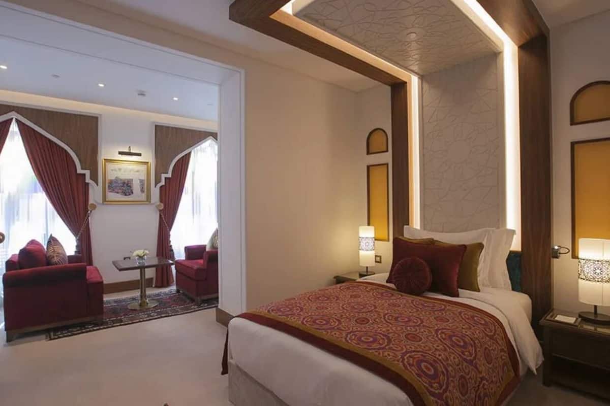 Minibar, cofre no quarto, berços/camas para crianças grátis
