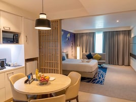 Suite Premier, 1 cama de casal e sofá-cama, acesso ao Club Lounge | Lençóis de algodão egípcio, roupa de alta qualidade, minibar 
