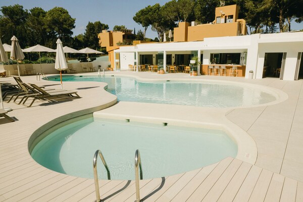 Ses Eufabietes Apartments & Restaurant - Formentera