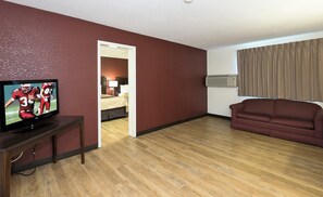 Quarto luxo, 2 camas Queen, para não fumantes (Sofa) | Escrivaninha, cortinas blackout, ferros/tábuas de passar roupa