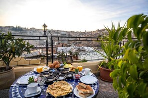 Pequenos-almoços, almoços e jantares servidos 