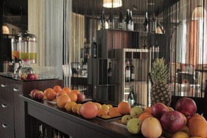 Pequeno-almoço tipo buffet diário mediante uma taxa