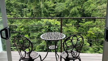 Quarto Superior, vista para a montanha | Terraço/pátio interior