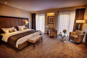 Quarto casal luxo | Comodidades da propriedade