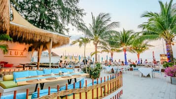 2 restaurantes, pequenos-almoços servidos, cozinha internacional