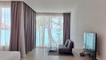 Deluxe Beachfront | Cofre no quarto, secretária, Wi-fi grátis, roupa de cama fornecida