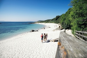 Vista para praia/oceano