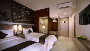 Quarto Superior | Roupa de alta qualidade, minibar, cofre no quarto, secretária