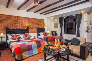 Quarto Standard | Roupa de alta qualidade, minibar, cofre no quarto 