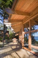 Chalé, 2 quartos, de frente para a praia | Sacada