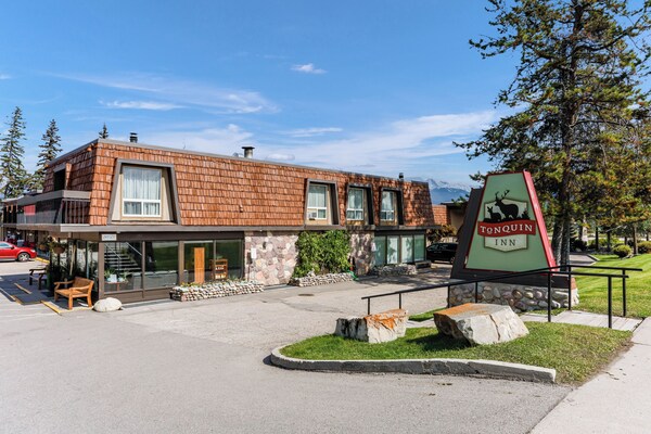 Tonquin Inn - Jasper, AB