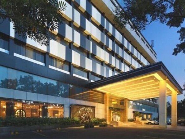 Le Polonia Hotel Medan - Perumperindo.co.id