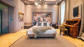 Suite Royal | Roupa de alta qualidade, camas de colchão viscoelástico, minibar